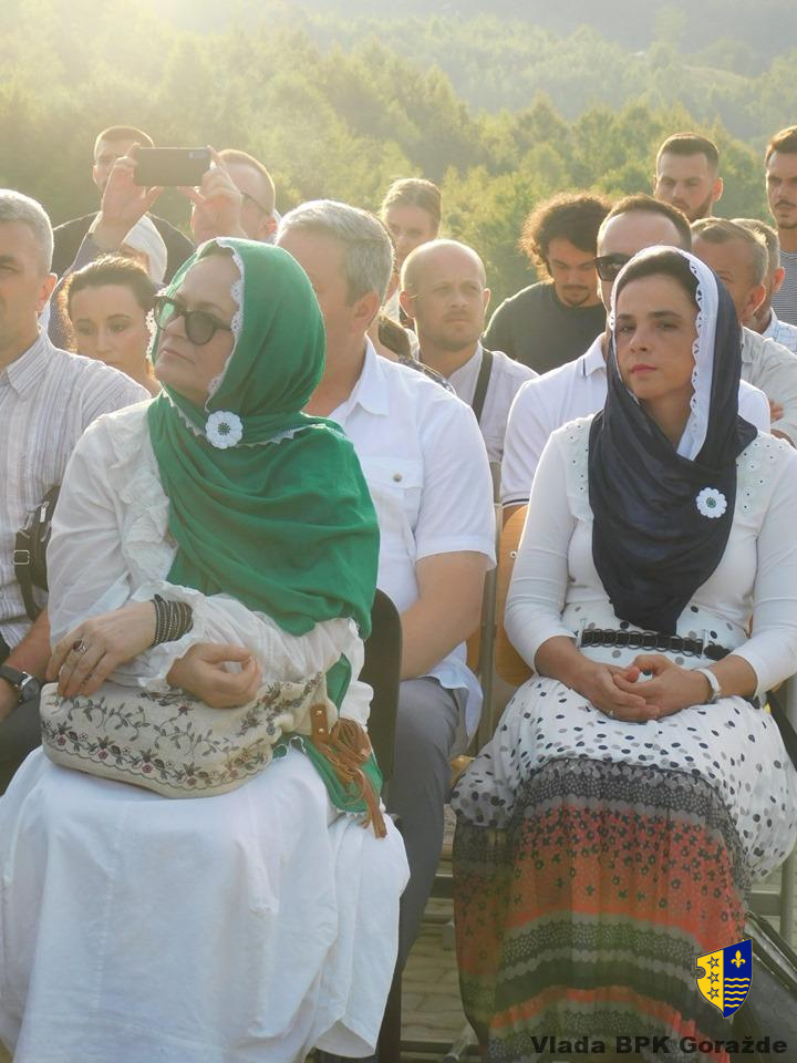 PREDSTAVLJENI UDRUŽENJE „ GRAČANIČKO KERANJE“ I „ CVIJET SREBRENICE ...